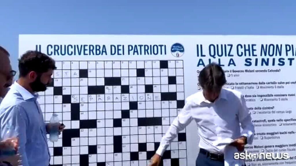 Nel cruciverba di Fratelli d'Italia ironie su Salis: "non lasciatele le ...